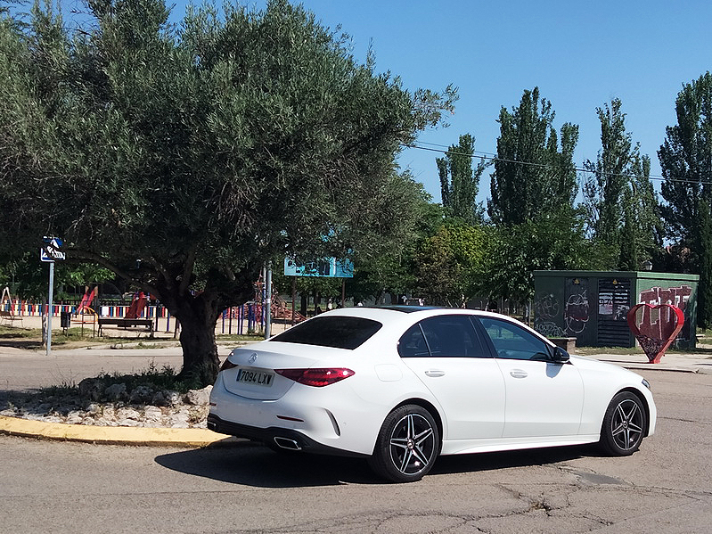 Mercedes Benz C 300 Híbrido Enchufable, lujo y sostenibilidad